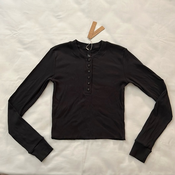 SKIMS | Tops | Skims Cotton Rib Long Sleeve Crop Henley | Poshmark